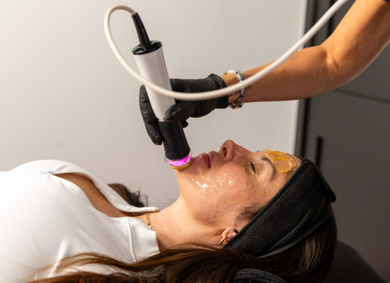 I Tried A Geneo Facial & It Gave My Skin A Golden, Built-In Filter ...
